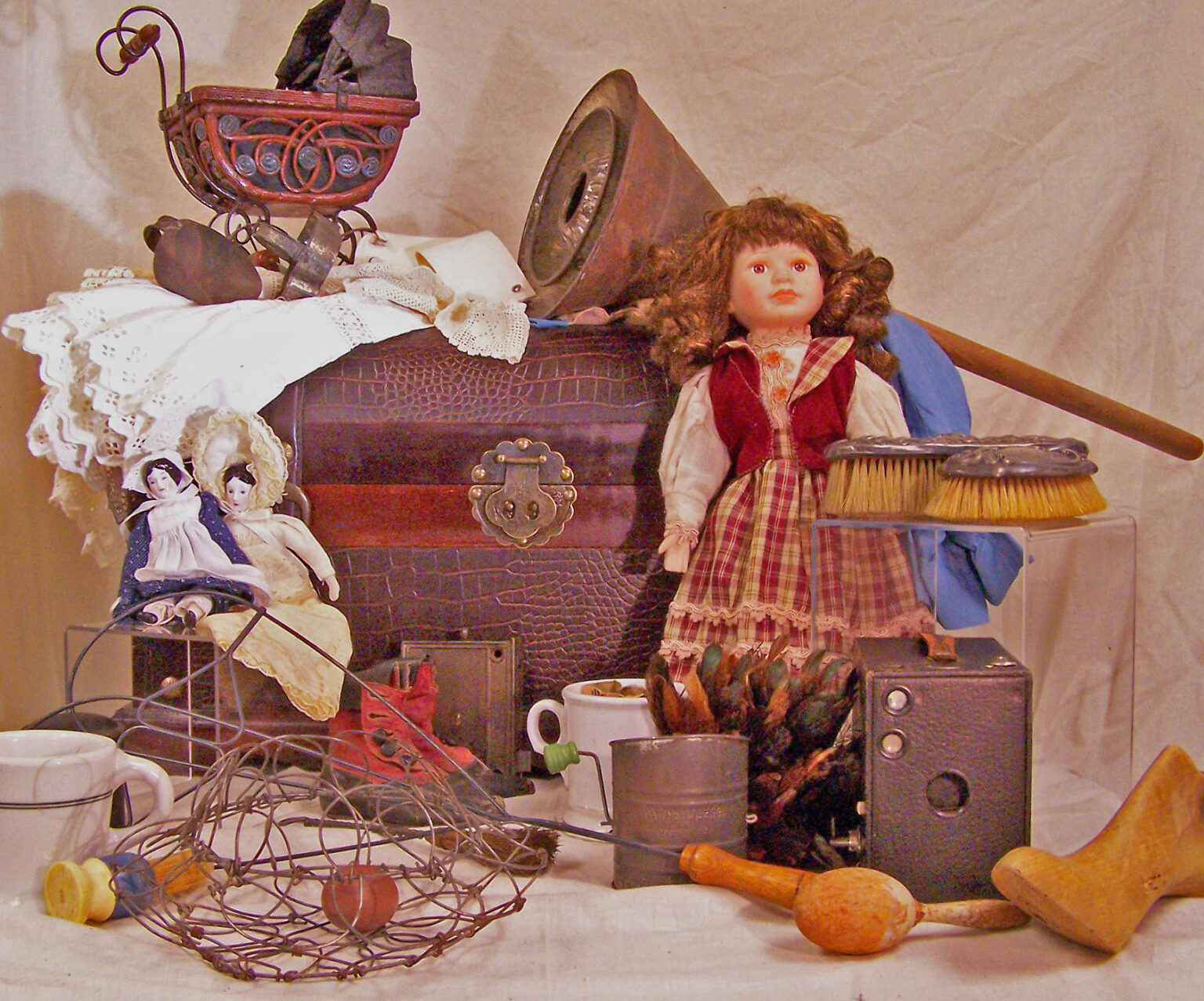 Traveling Trunks - Williamson Museum